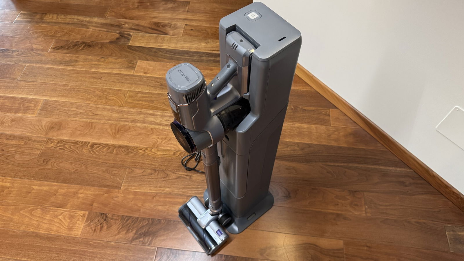 Recensione Narwal V40 Station, la scopa elettrica con base autosvuotante per ambienti enormi