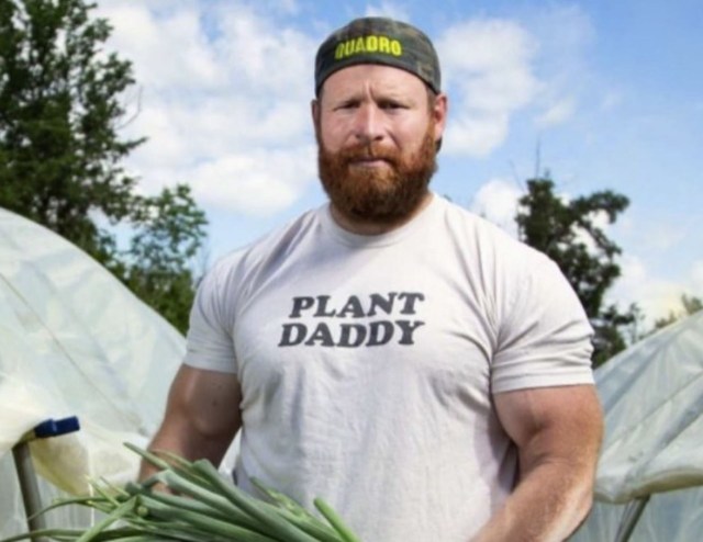 Texas farmer challenges big grocery chains with his half-acre garden ...