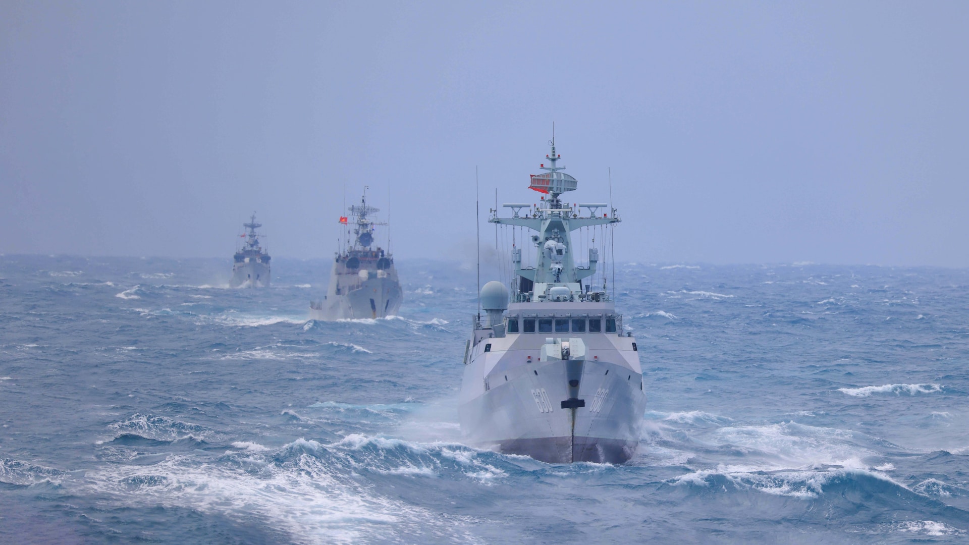 Machtdemonstration auf See: China lässt 10.000 Tonnen schwere Zerstörer ...