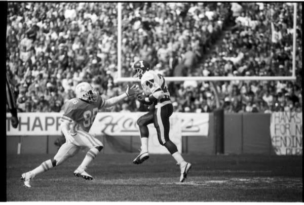 Bill Mallory twice led Indiana to Peach Bowl. Those players see 'dream ...