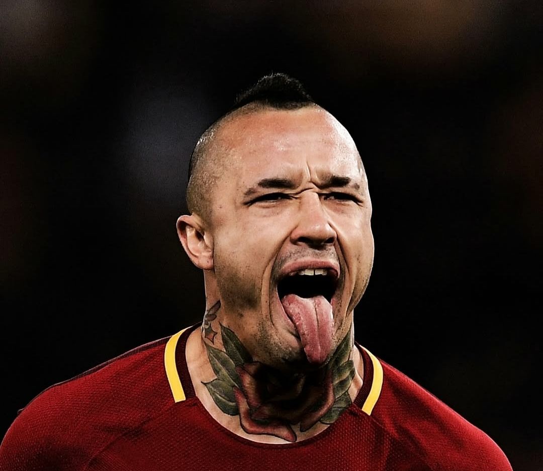Eks gelandang timnas Belgia Radja Nainggolan dilirik klub Super League ...