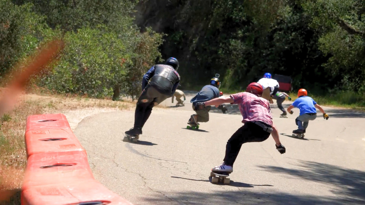 Longboard freeride-event op Californische wegen