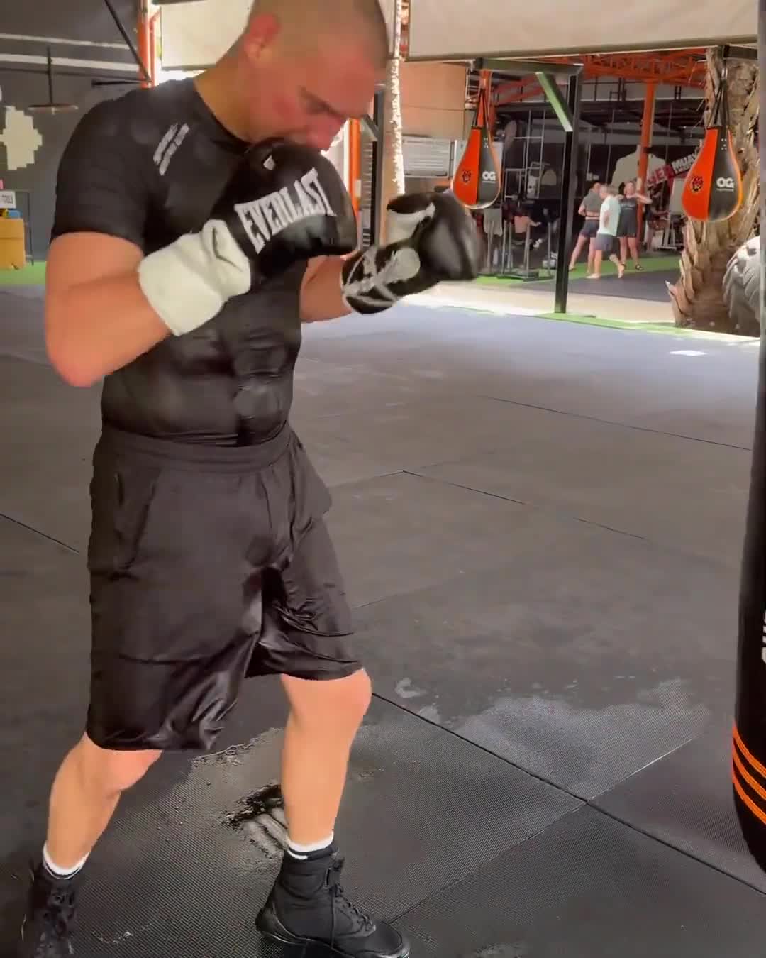 Tim Tszyu Woking The Heavy Bag For An Hour STRAIGHT😱