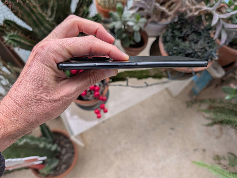 POCO M8 5G: design premium, prezzo centrato ma lato software si può far ...