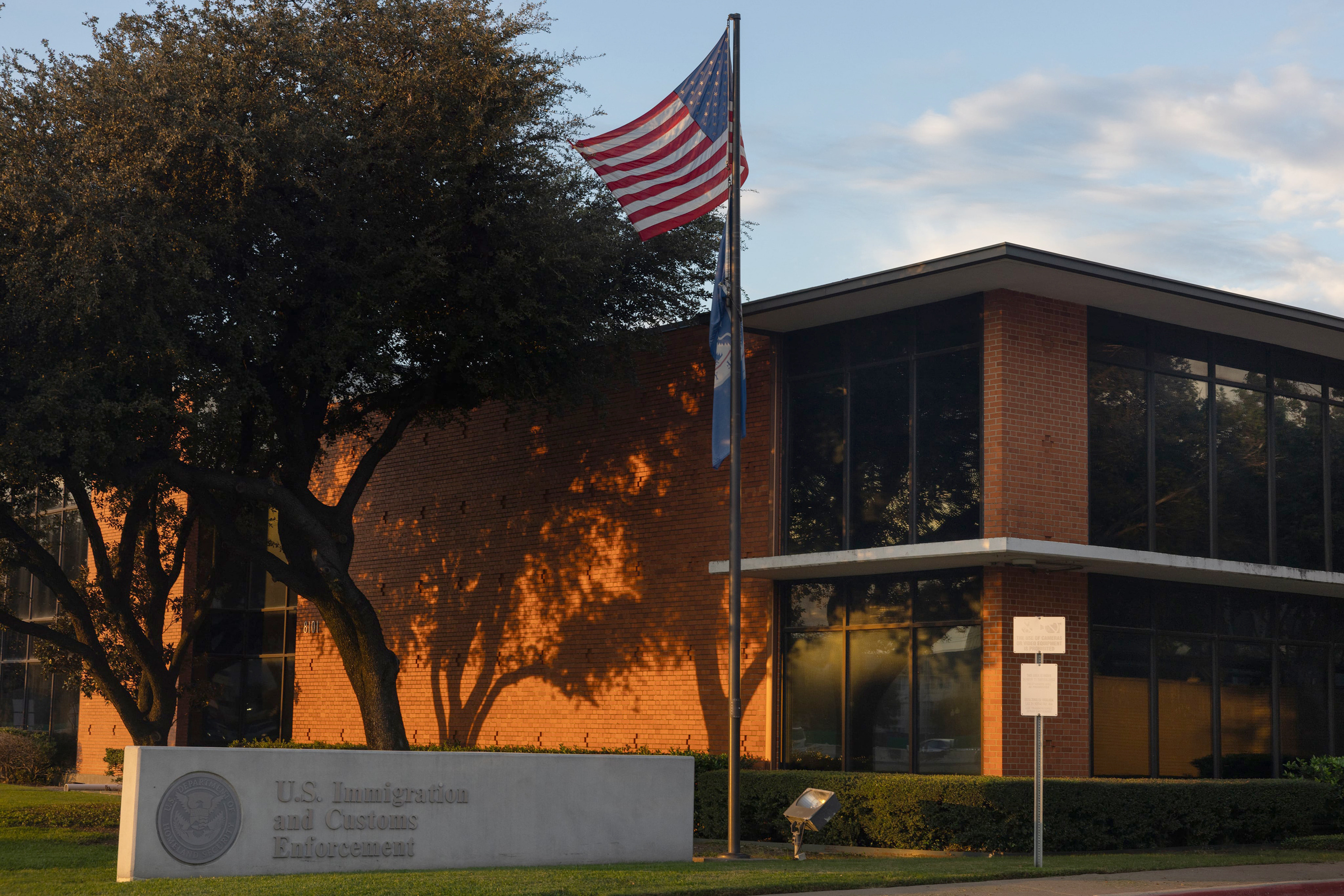 Majority arrested by Dallas ICE in 2025 did not have criminal ...