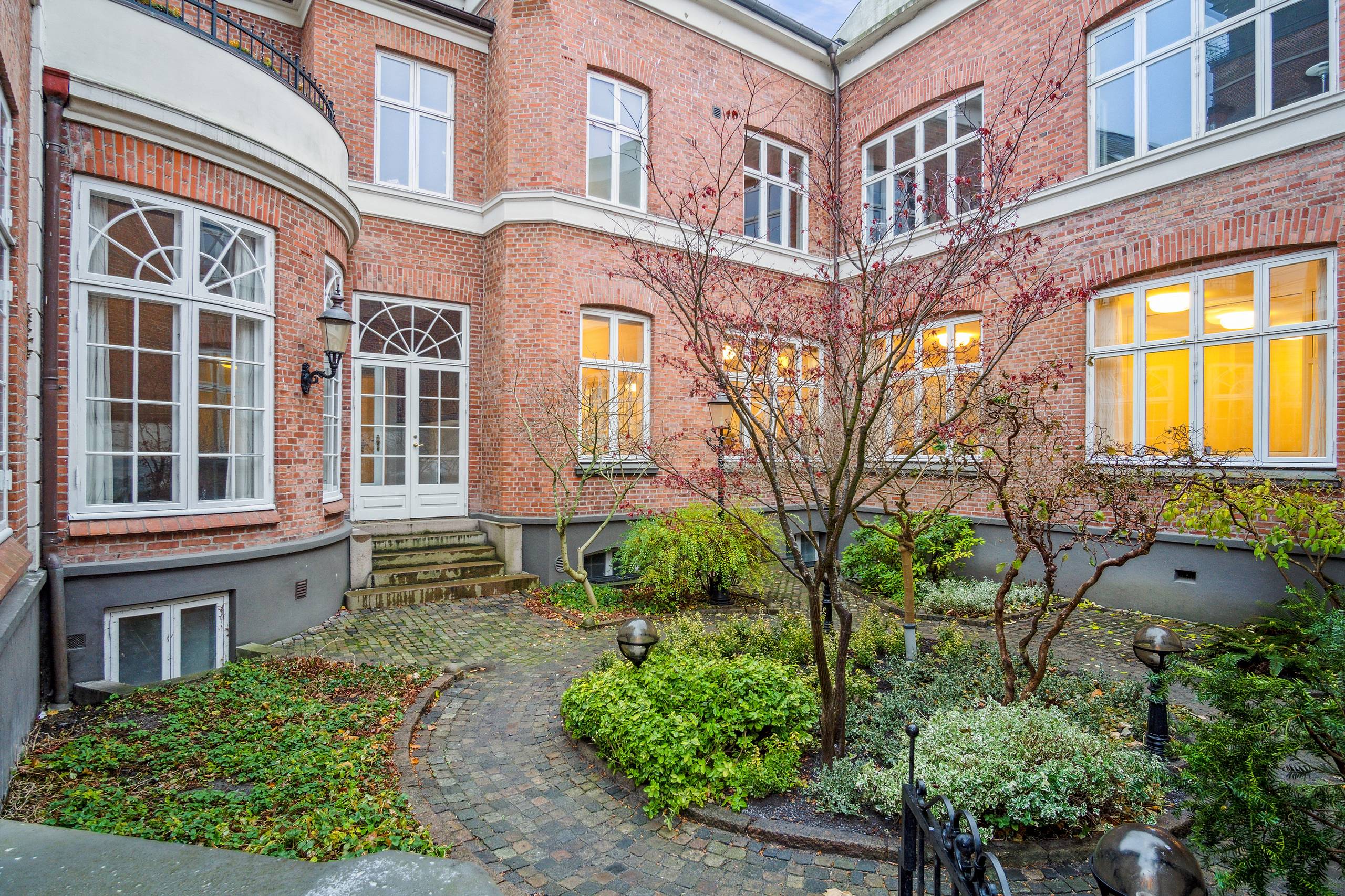 Historisk palæ i Aarhus solgt for en formue