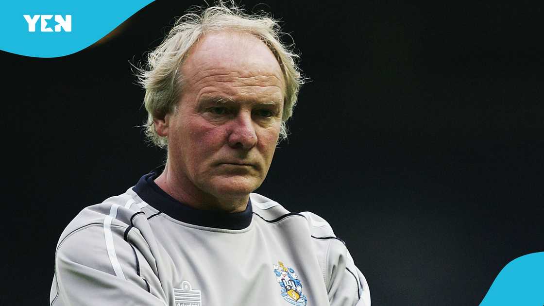Legendary football manager dies, sending shockwaves through the sport