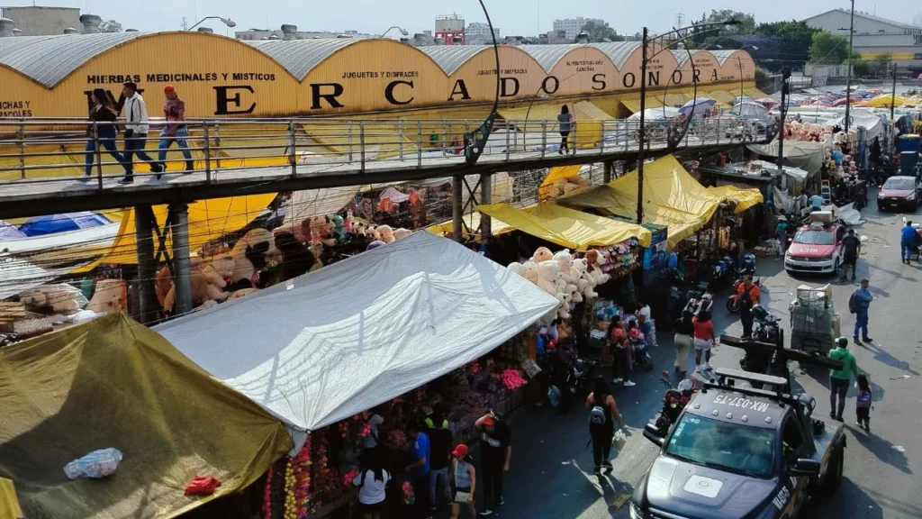 Enchulan mercado de Sonora previo a visita de Brugada y prensa