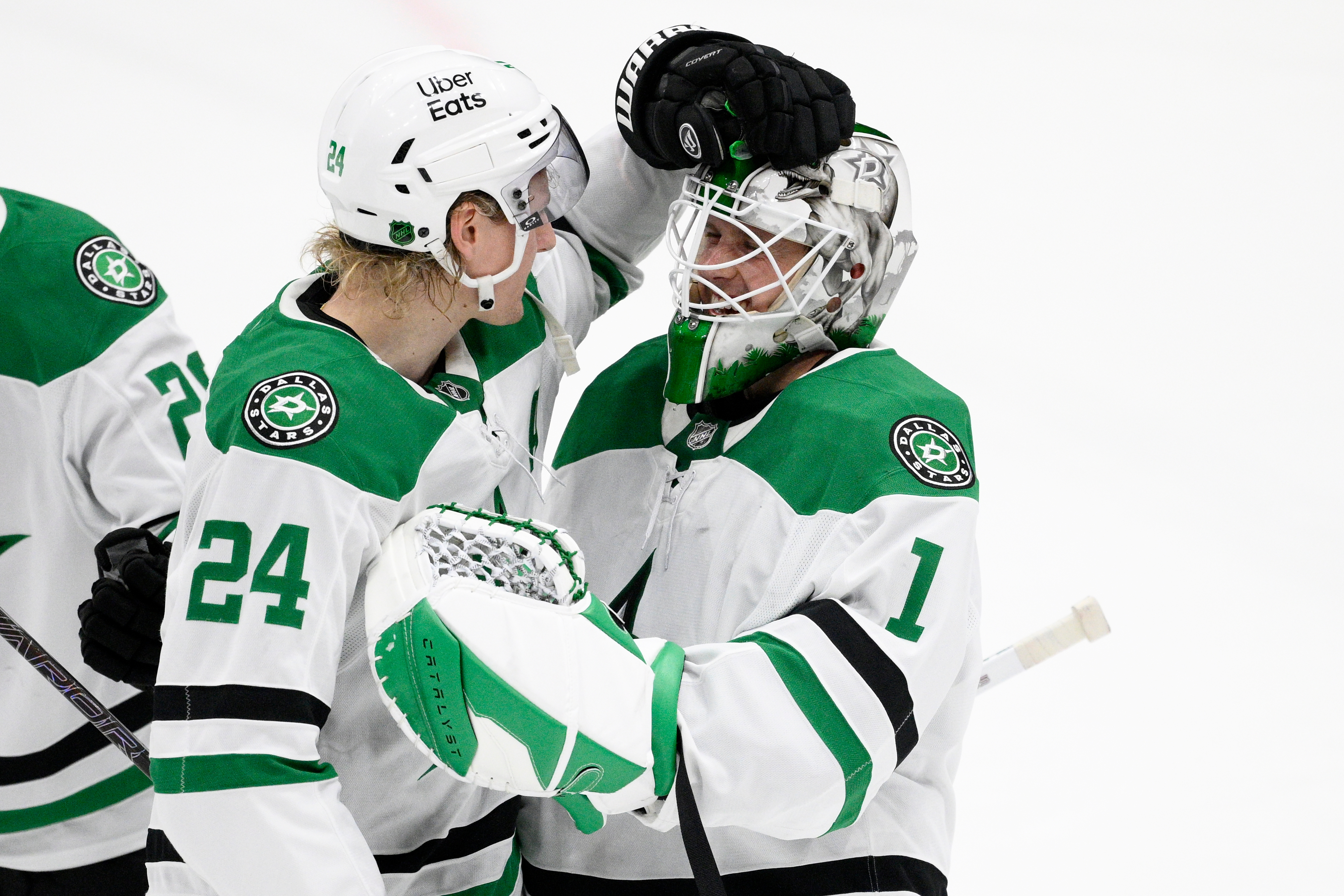 Stars end losing streak with 4-1 win over Capitals
