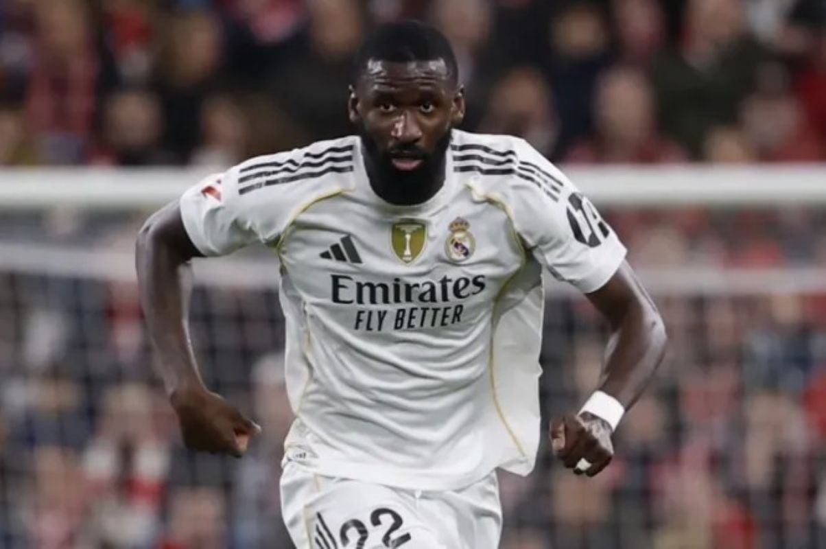 Bek veteran Real Madrid Antonio Rudiger dan David Alaba, di ambang ...
