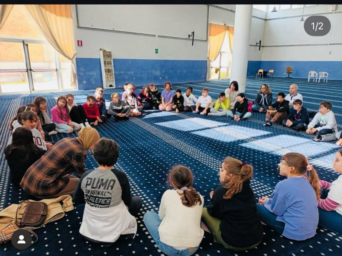 Lezione di islam nelle scuole. L’insegnante: “Generazione che ci fa ...