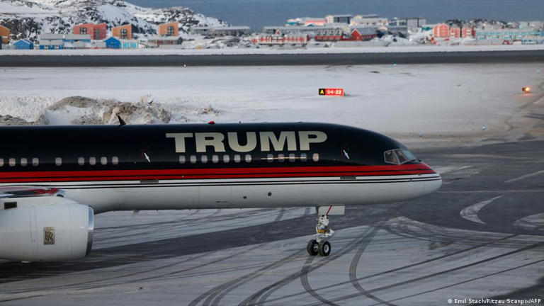 Air Force One jets to get Trump's signature color scheme