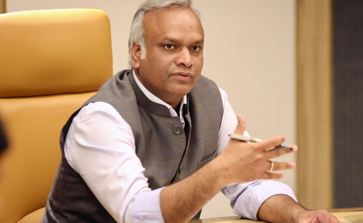 A "No Congress without Siddaramaiah" remark, then Priyank Kharge's rebuttal