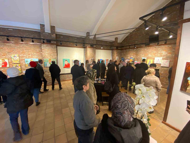 Otizmli ressam Alp Eren Candan’ın resim sergisi