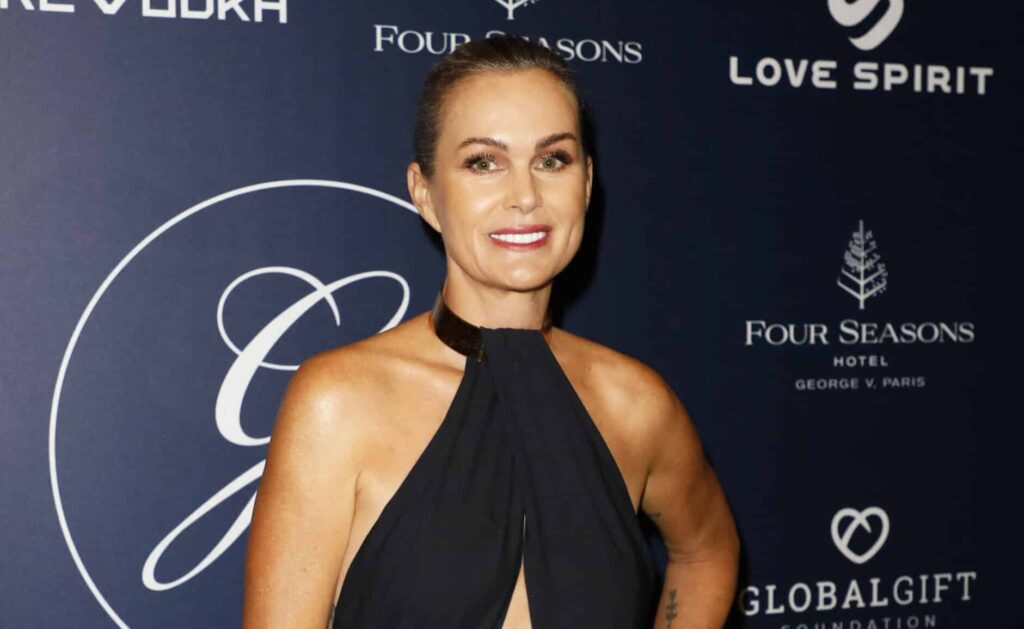 Laeticia Hallyday officialise son couple : qui est Serge Varsano, son ...