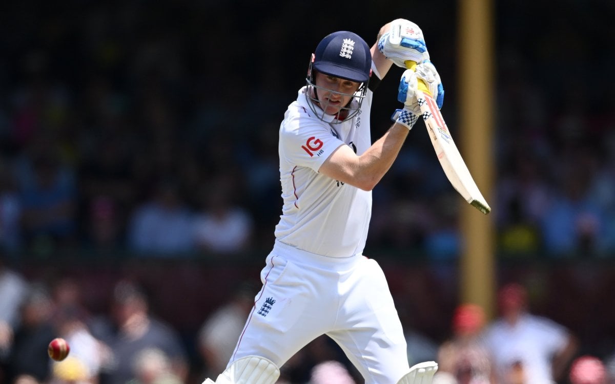 Umpire's 'no-ball blunder' comes to light after Australia wrap up Ashes ...