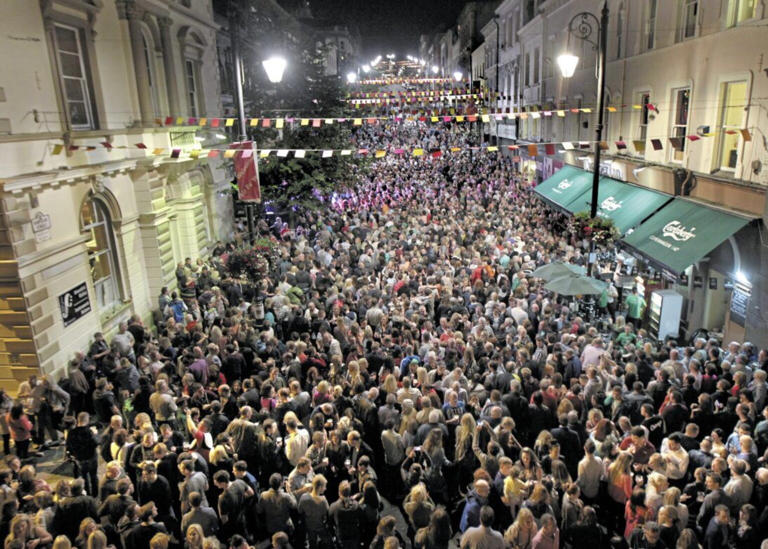 Are buskers in Belfast too loud? Council may fast-track byelaw ahead of ...