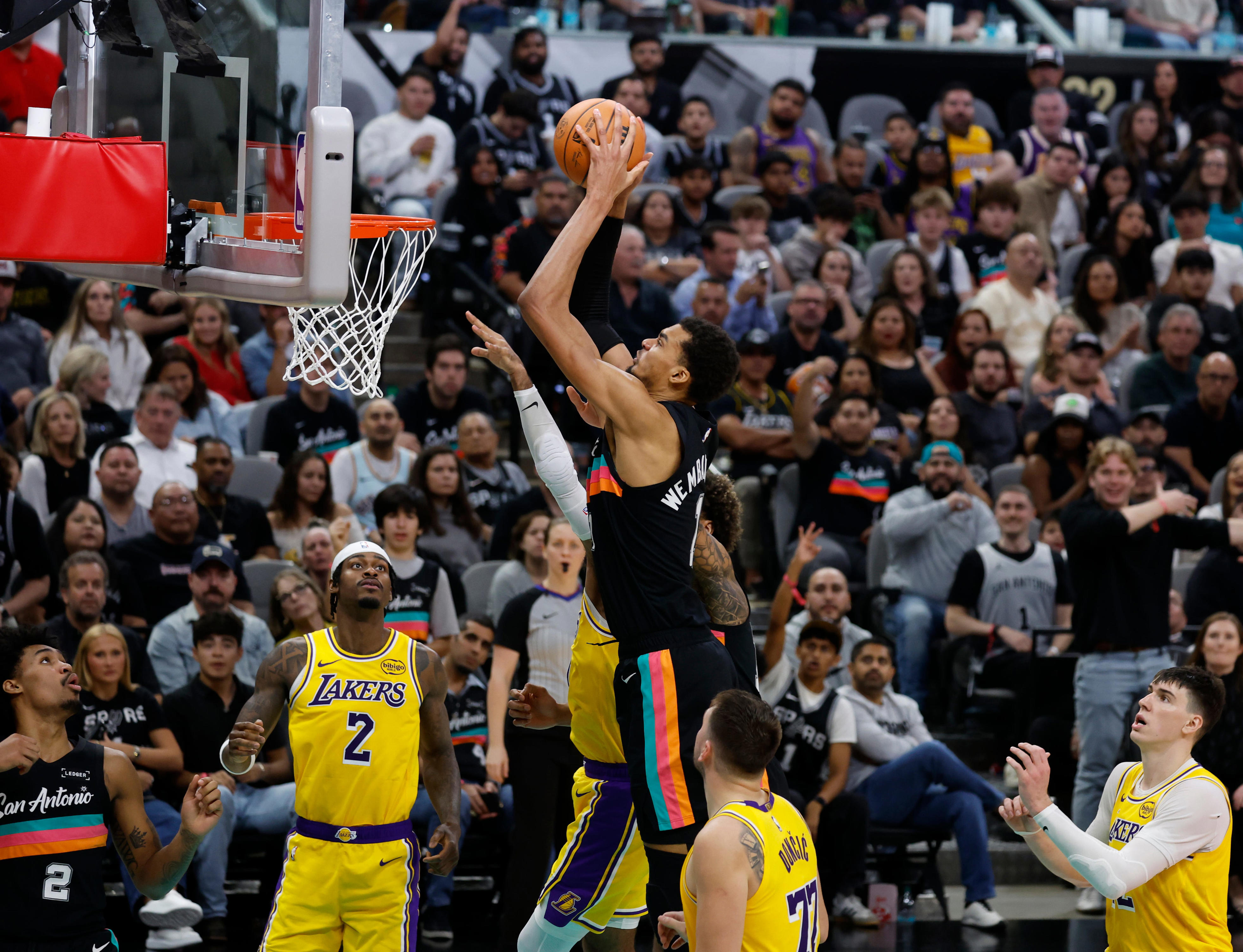 Lakers player grades: LA loses while very short-handed to Spurs
