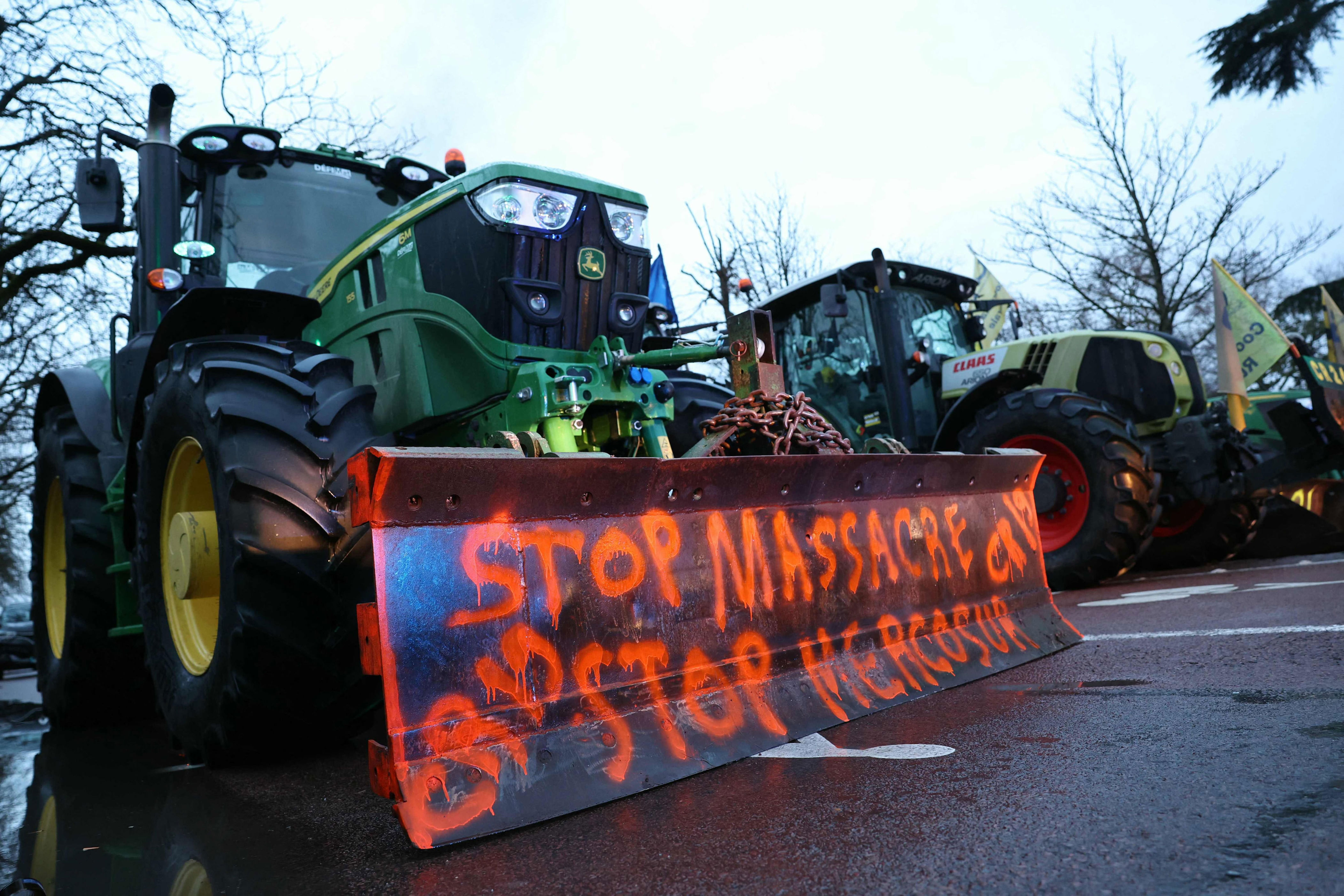 EN DIRECT - Tracteurs à Paris : « les revendications exprimées sont ...