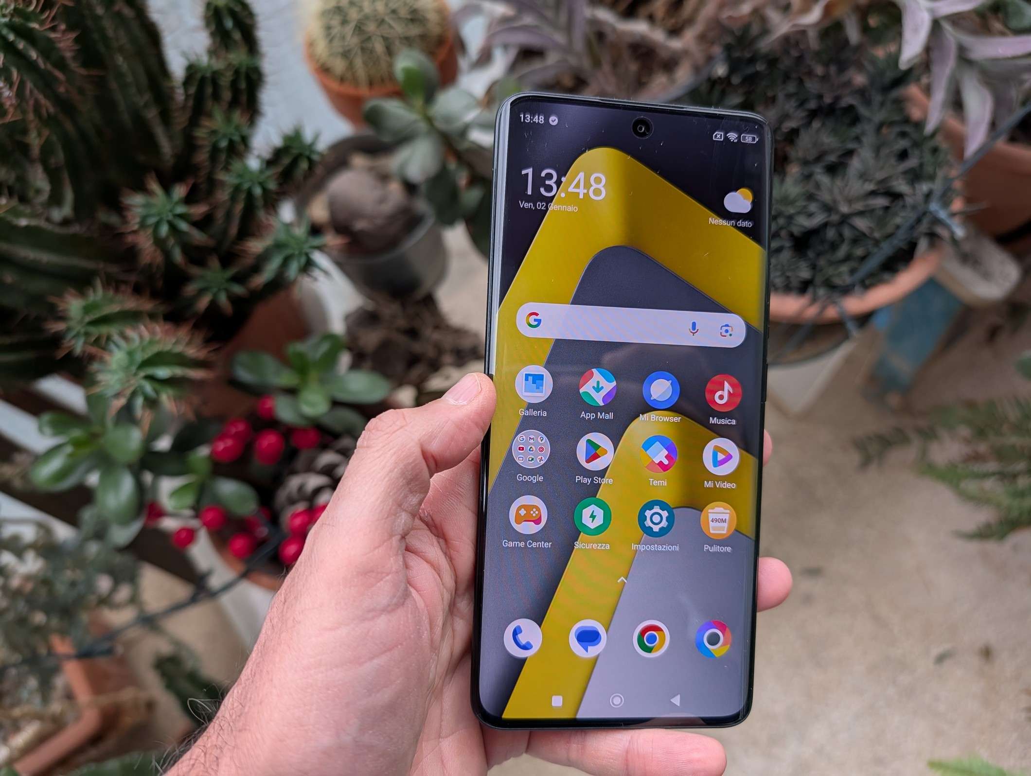 POCO M8 5G: design premium, prezzo centrato ma lato software si può far ...