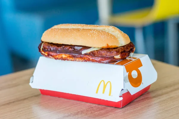 Deceptive McRib name spotlights what “real” means in fast food
