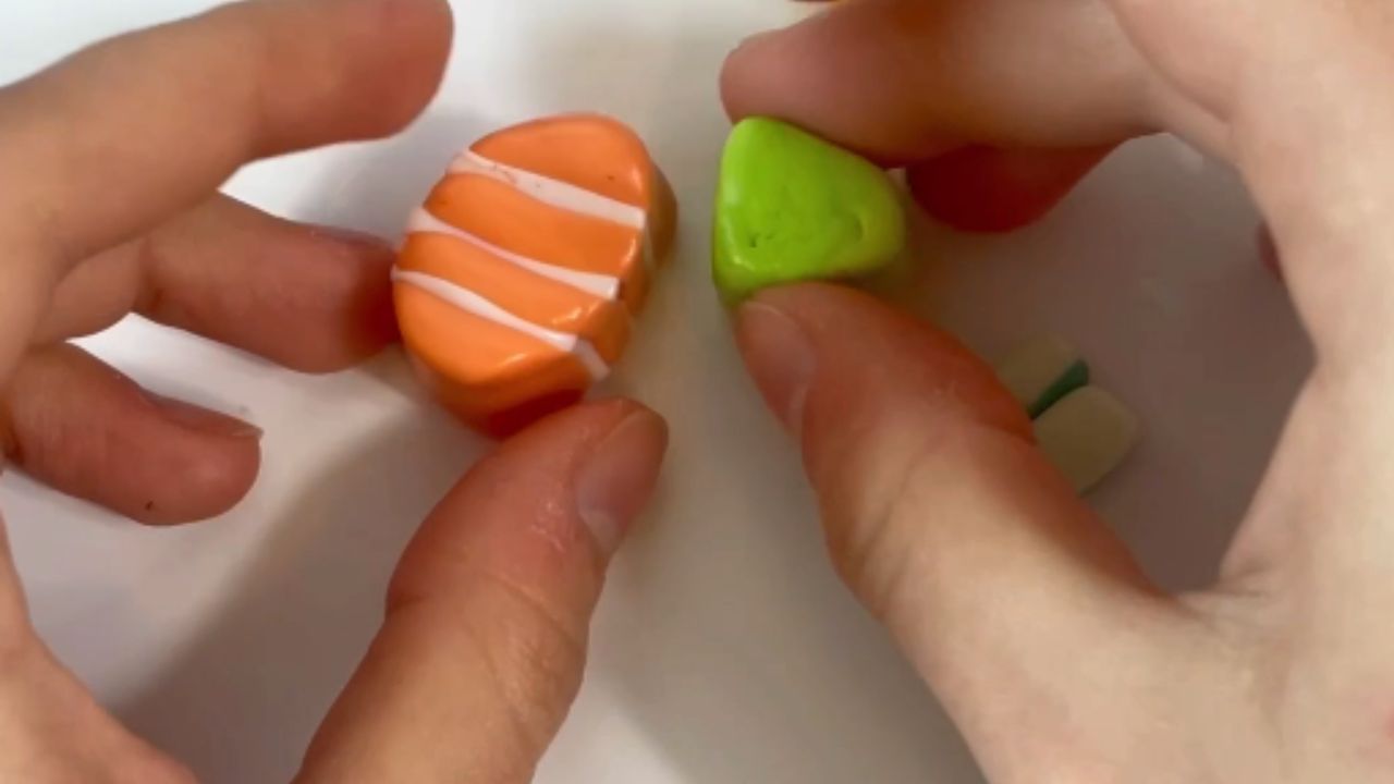 Capturing culinary art in clay: Intricate process of miniature