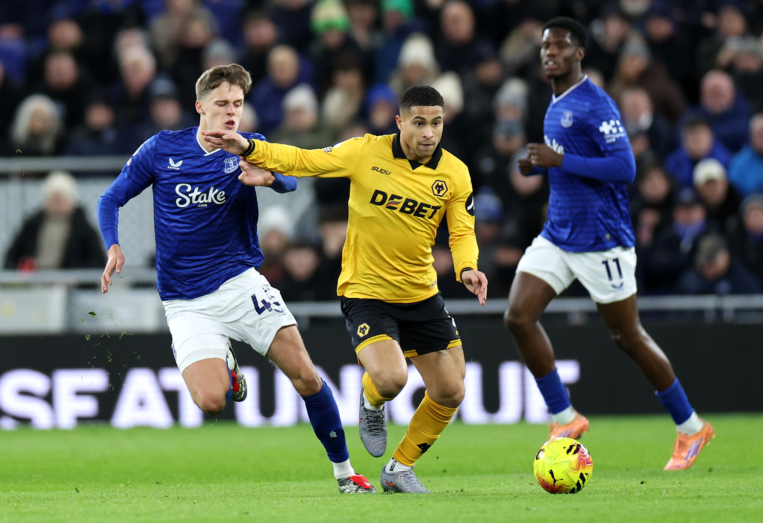 How Harrison Armstrong fared on full league debut for Everton as David ...