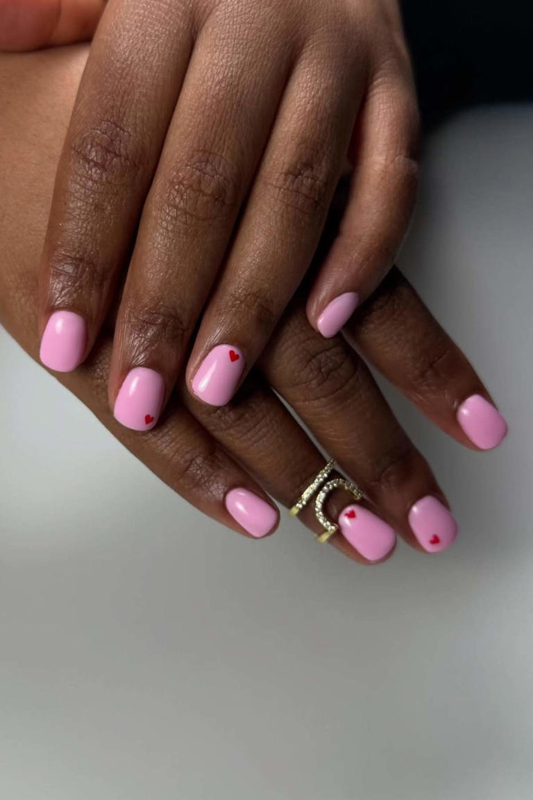 50 short Valentine’s nail ideas that look sweet and stylish