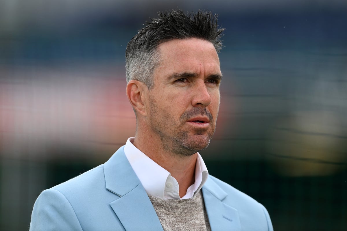 Pietersen calls for six England changes after miserable Ashes defeat