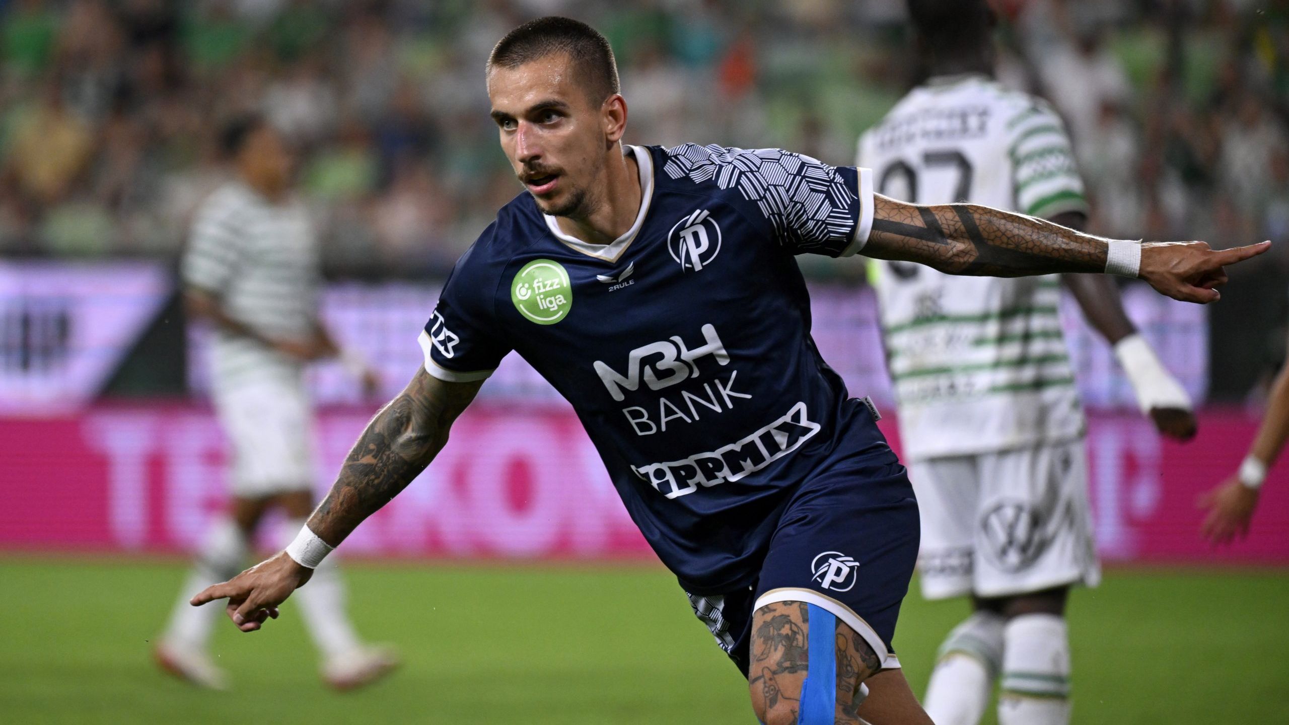 A válogatott gólvágójával pótolná Varga Barnabást a Ferencváros