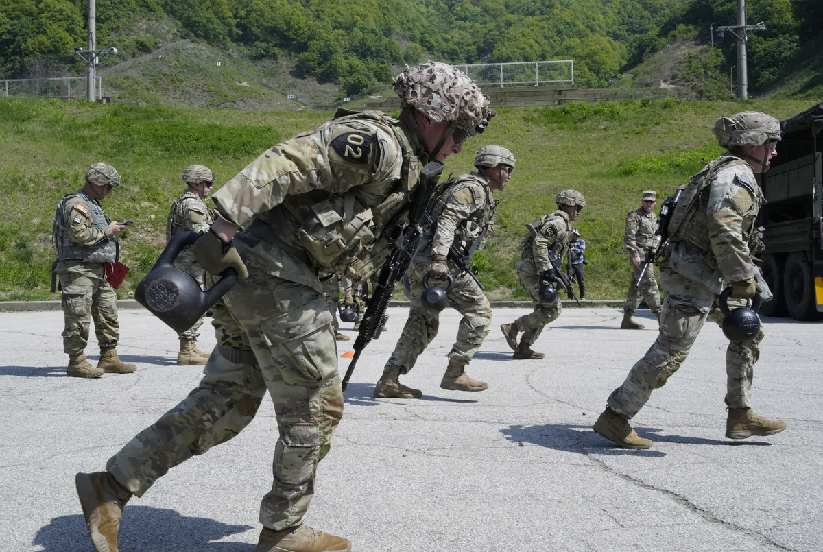 Donald Trump announces $1.5 trillion military budget: "Dangerous times"