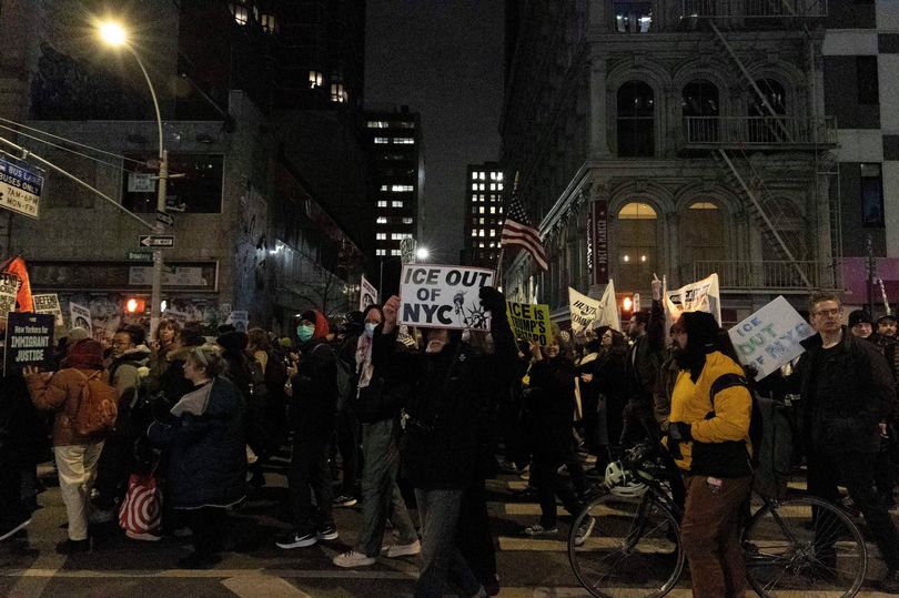 Anti-ICE crowds rally in New York City to protest deadly Minneapolis ...