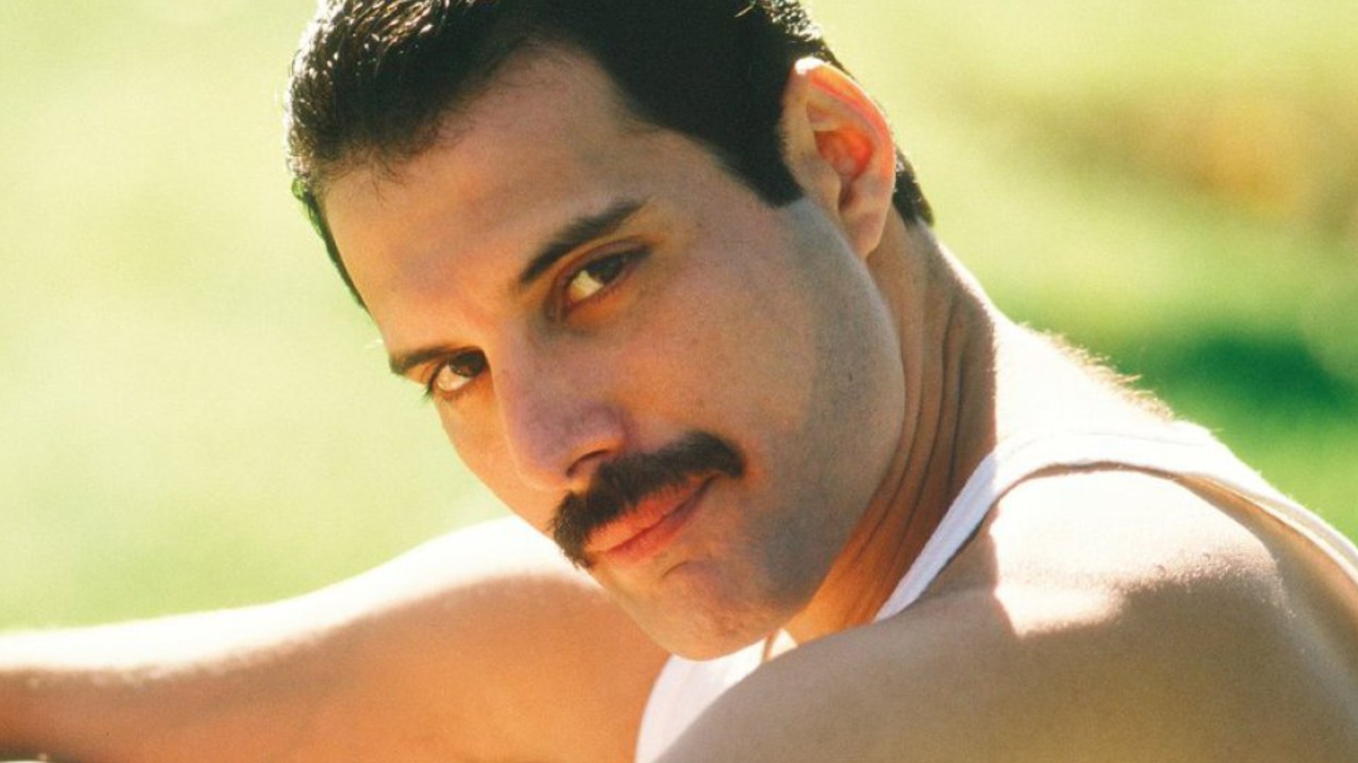 Celebrities who passed away on the same day