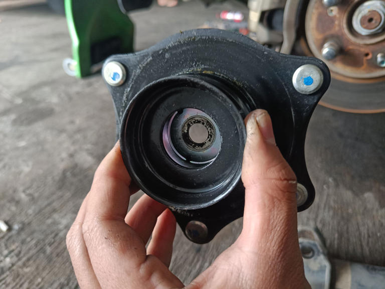 Bearing roda mobil oblak diacuhkan, ini dampaknya terhadap ban