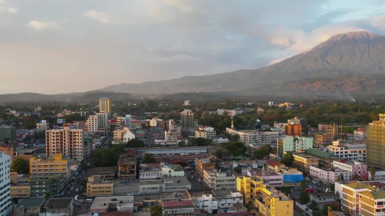 Arusha : Un drone découvre la capitale du safai en Tanzanie