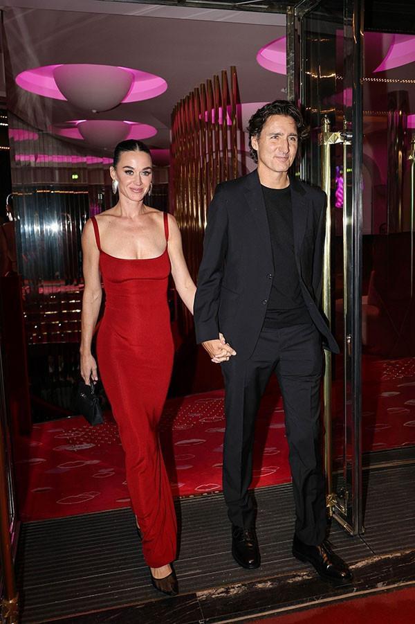 Kaybettiği aşkın yerine hemen yenisini koydu... Taze sevgililerden ...