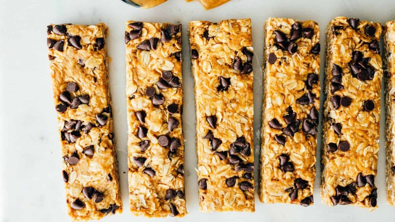 13 easy snacks that keep your car clean on road trips