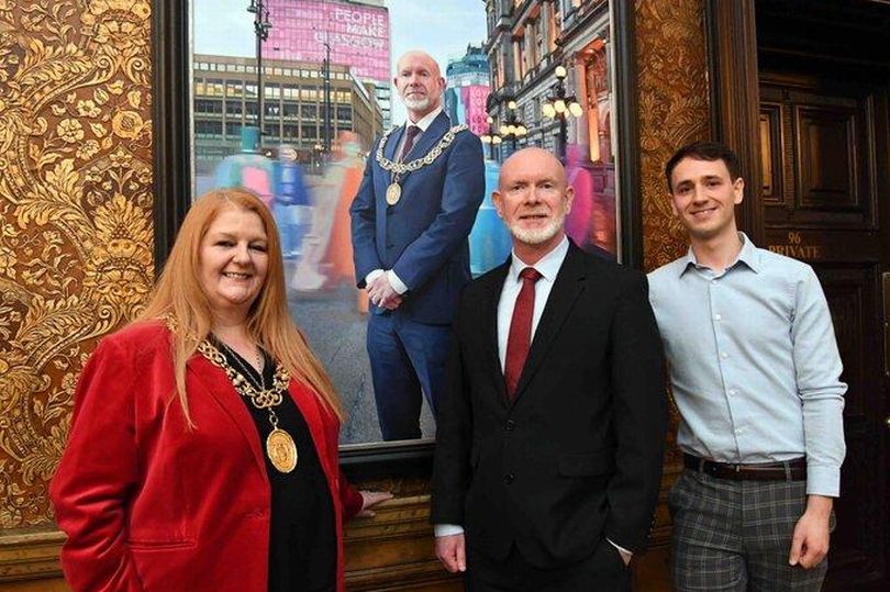 Former Glasgow Lord Provost has official portrait removed after ...