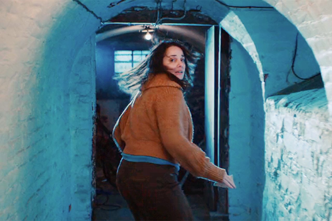 Dorothy's granddaughter braves the Yellow Brick Road in wickedly dark ...