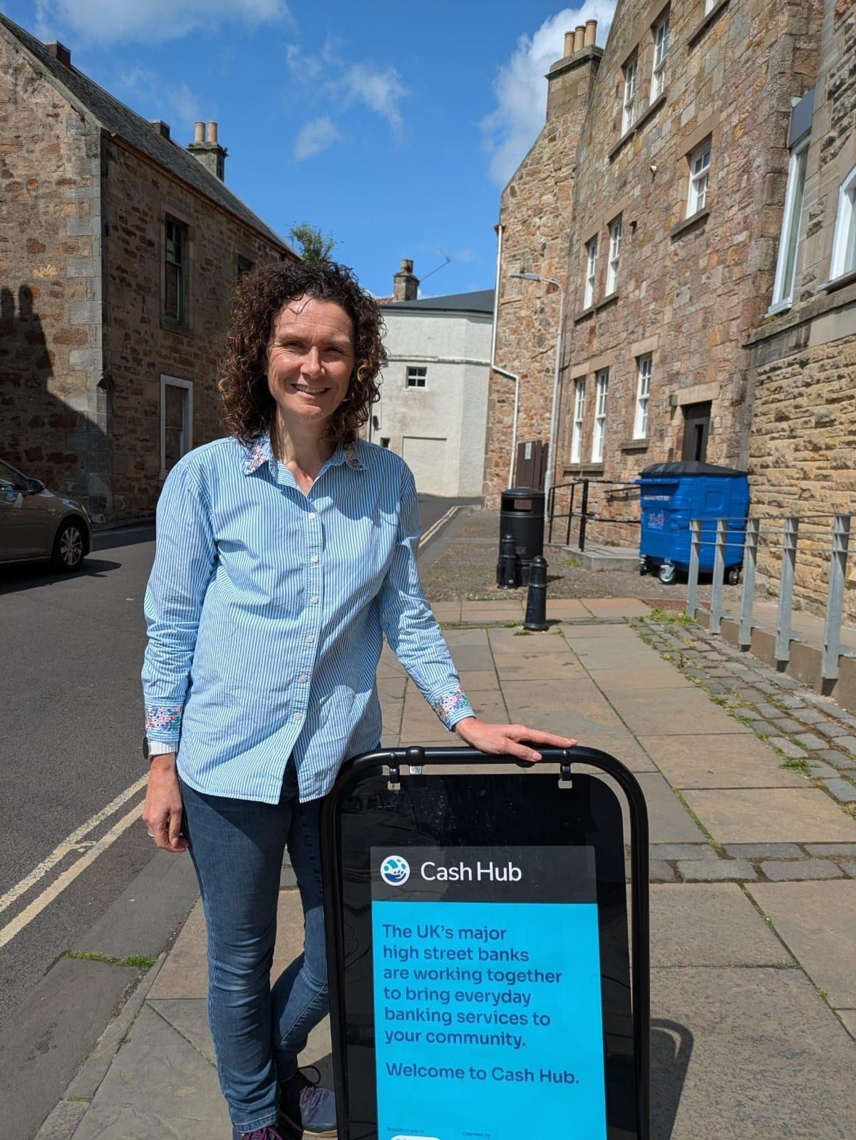 Wendy Chamberlain MP welcomes permanent Anstruther banking hub