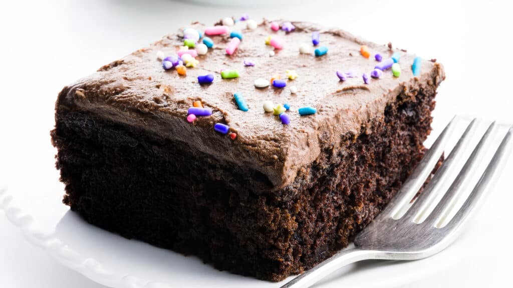 15 easy sheet cake recipes that bring big flavor with minimal effort