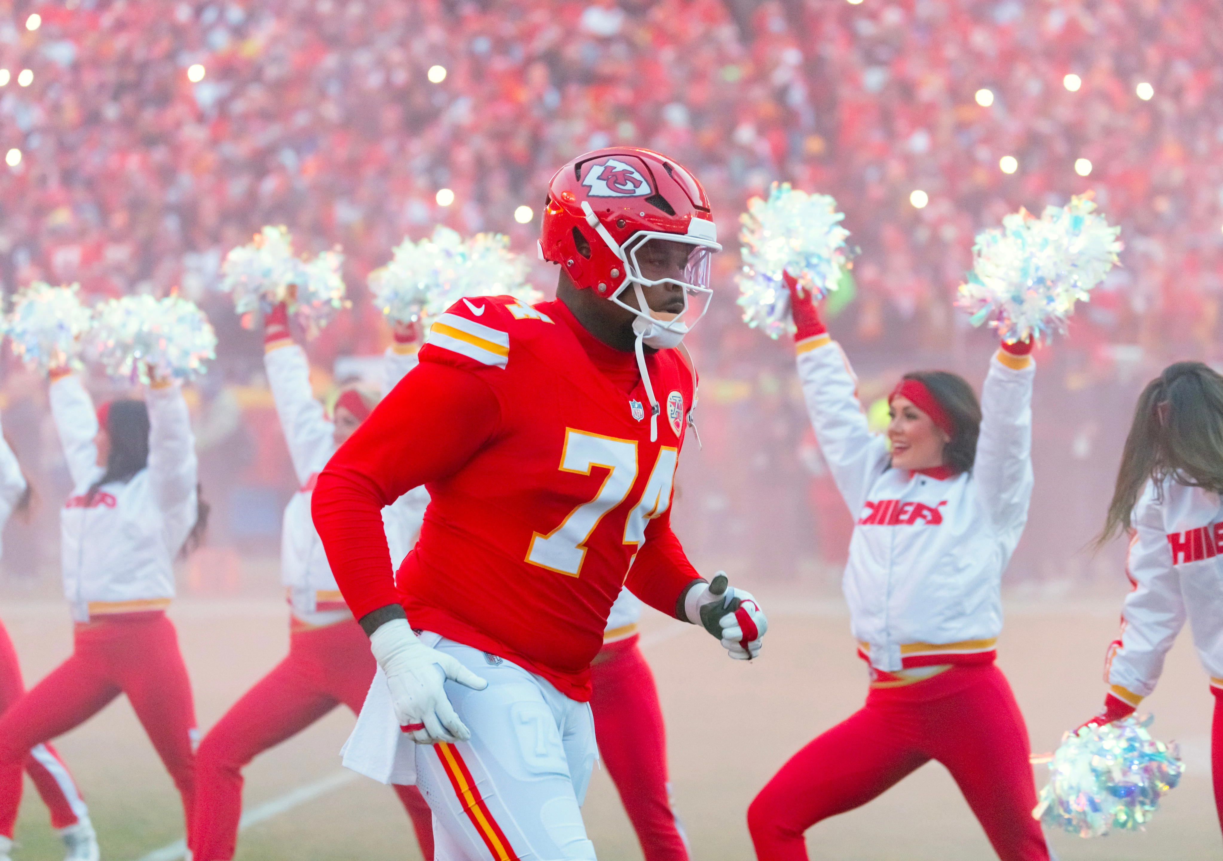 Chiefs OL Jawaan Taylor shares a heartfelt message with fans