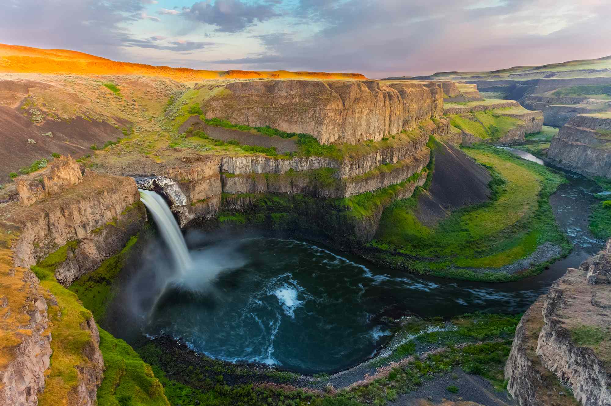 This US state has more waterfalls than anywhere else—with nearly 3,000 ...