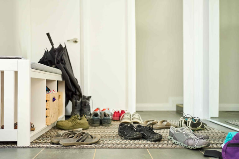 6 things making your entryway look messy