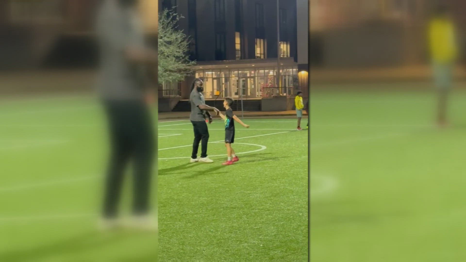 Demario Davis’ Devoted Dreamers Foundation hosts youth flag football ...
