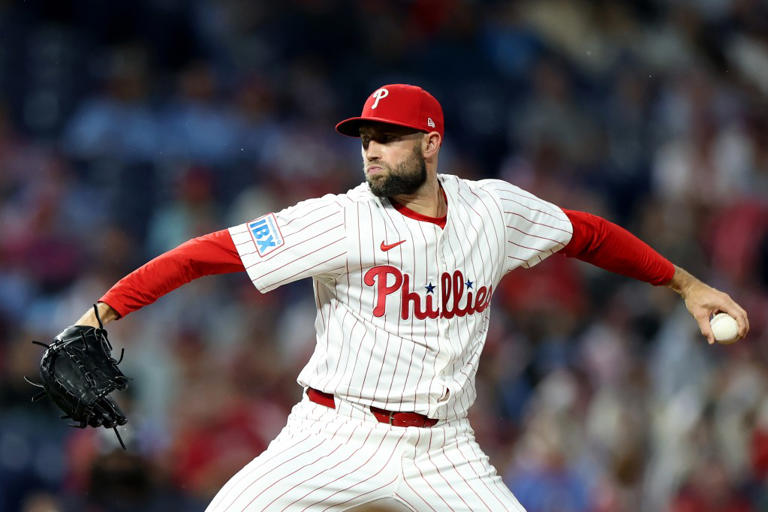 Red Sox reportedly interested in 33-year-old Phillies reliever