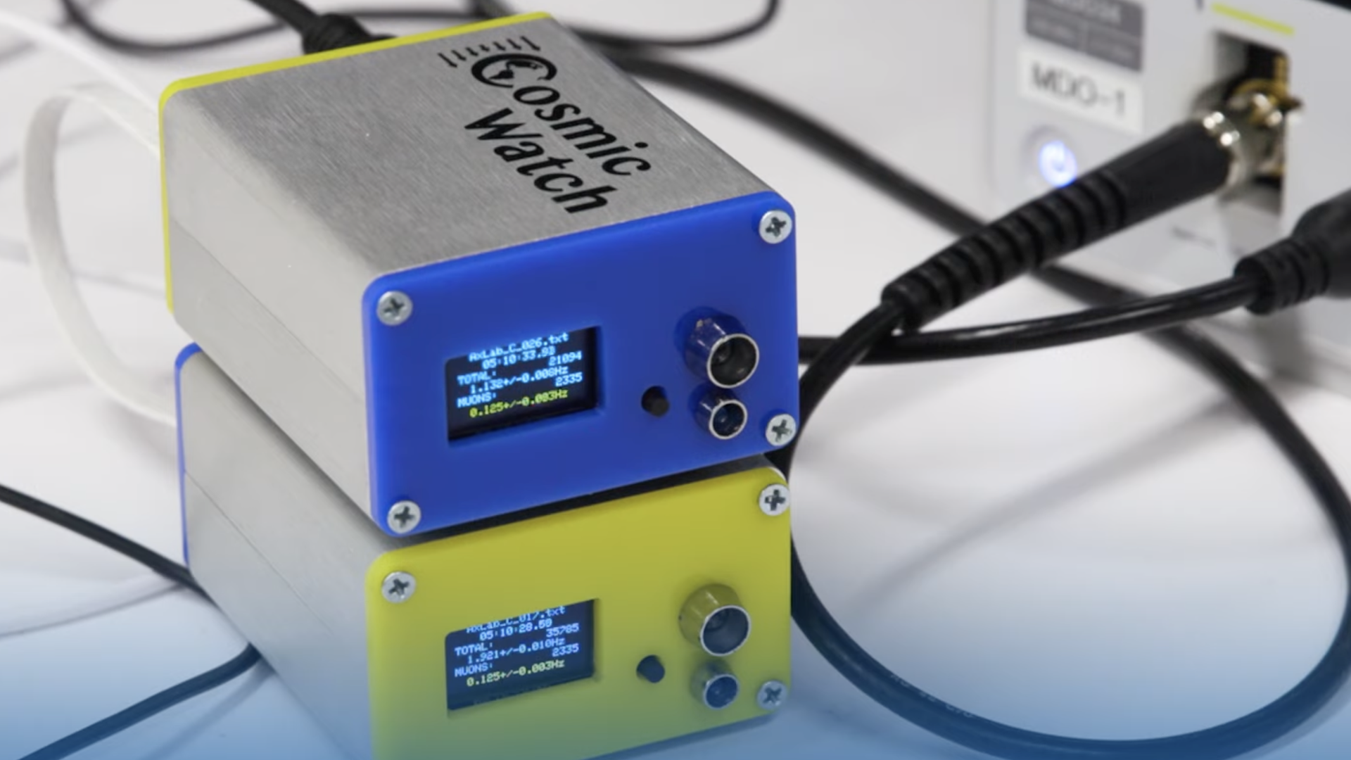 CosmicWatch: Handheld device democratizes study of cosmic particles ...