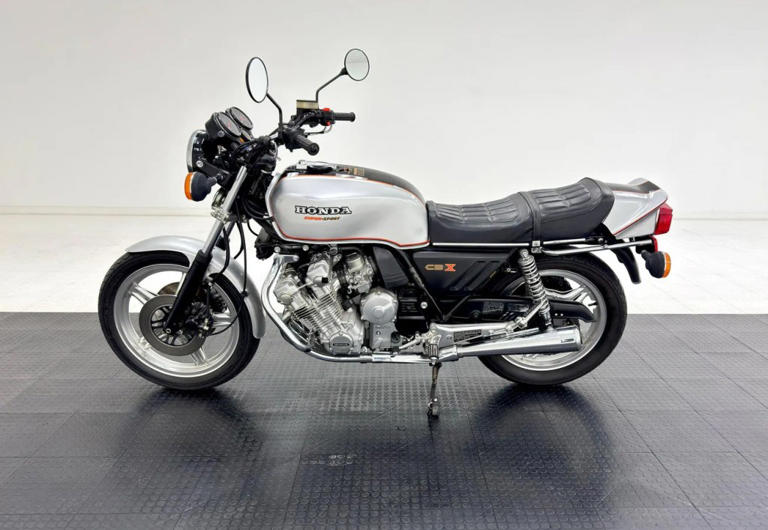 The 1979-1982 Honda CBX: From showroom fizzle to six-cylinder superbike ...