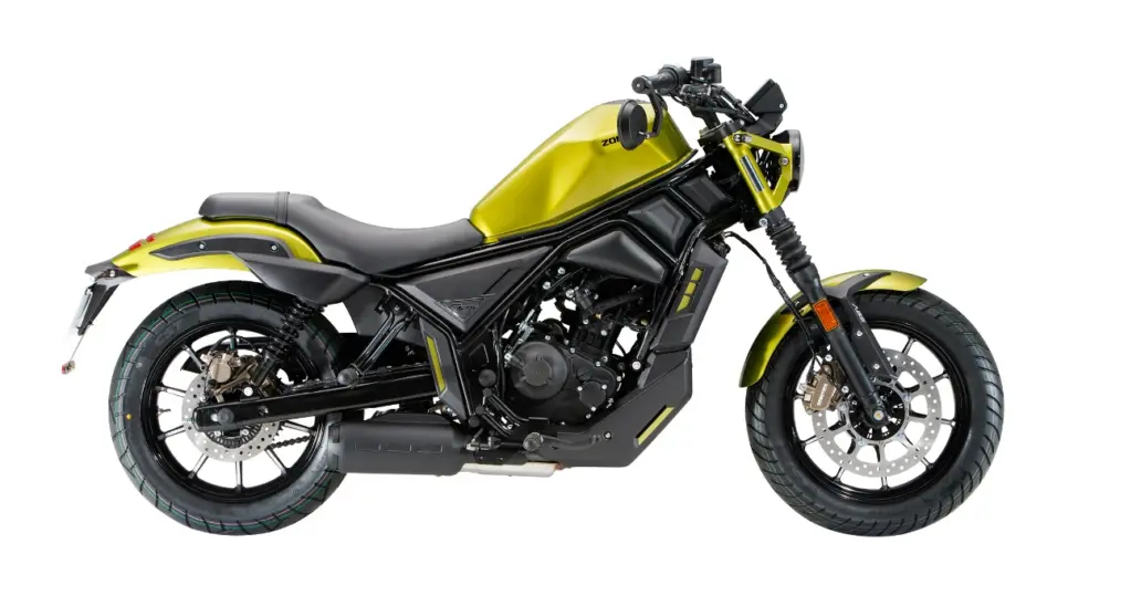 Zontes 125 C2: la custom che non sembra una 125