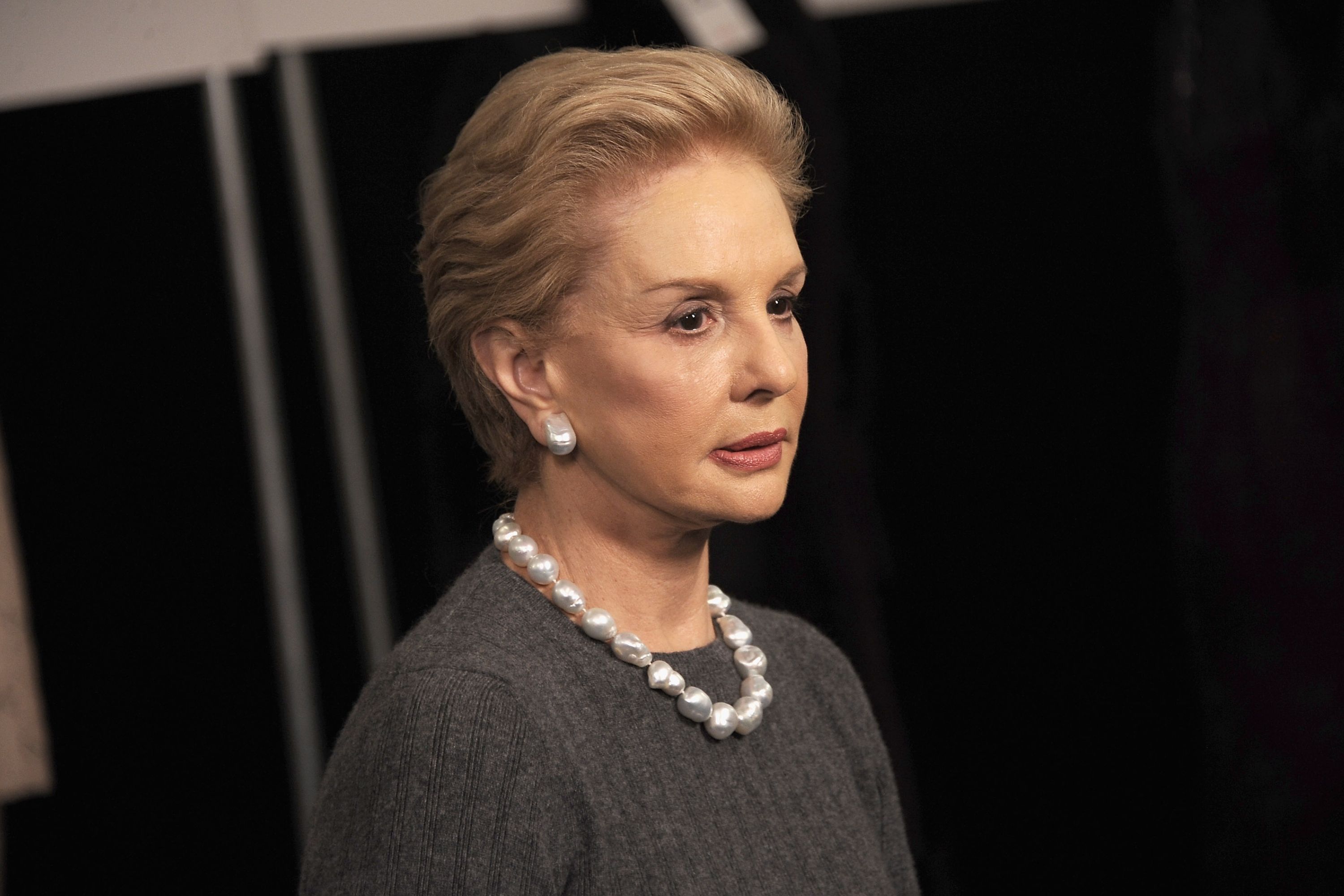 Las blusas con mangas acampanadas se llevan así con pantalones ...